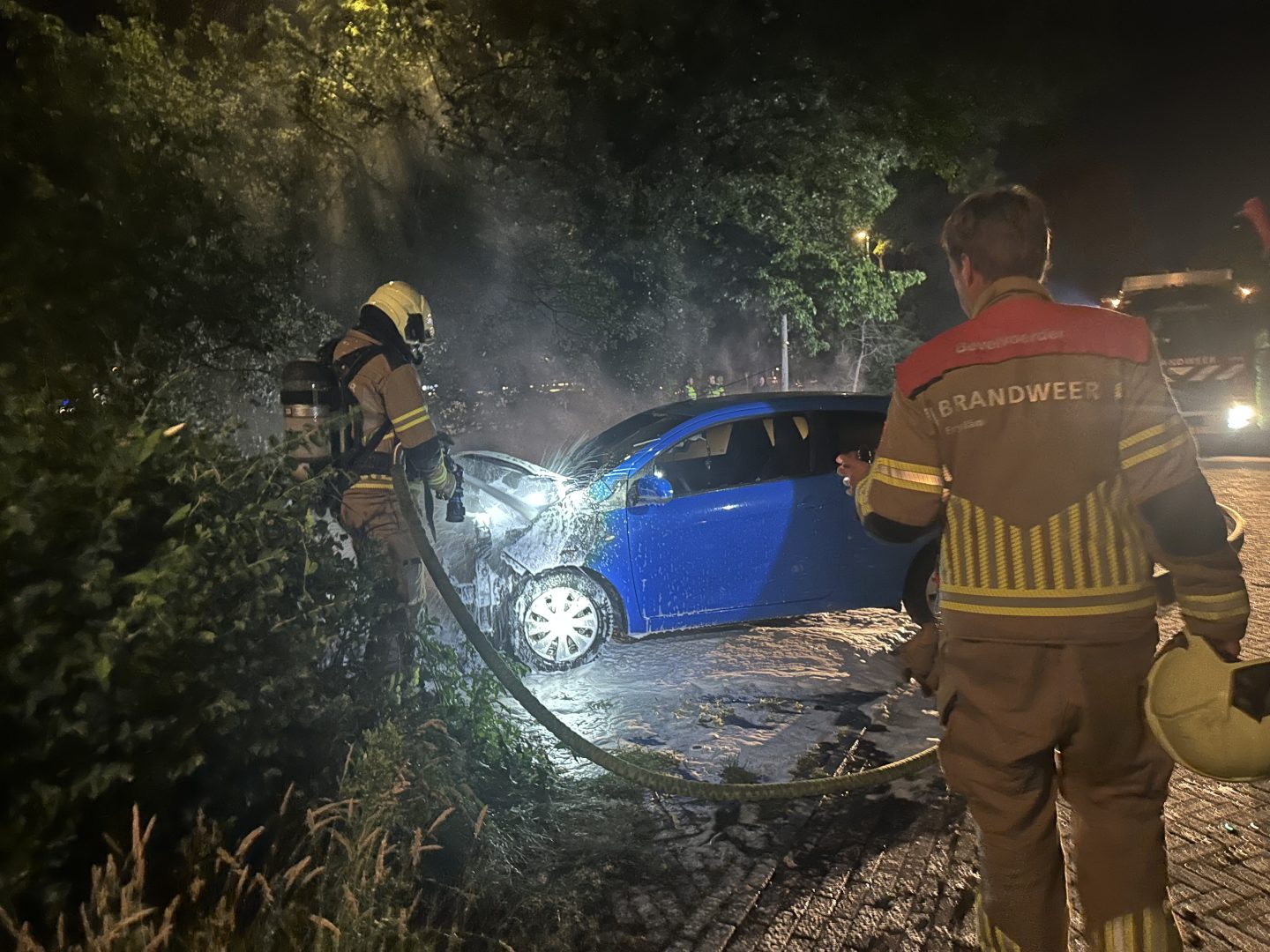 Pyromaan steekt opnieuw auto in de brand