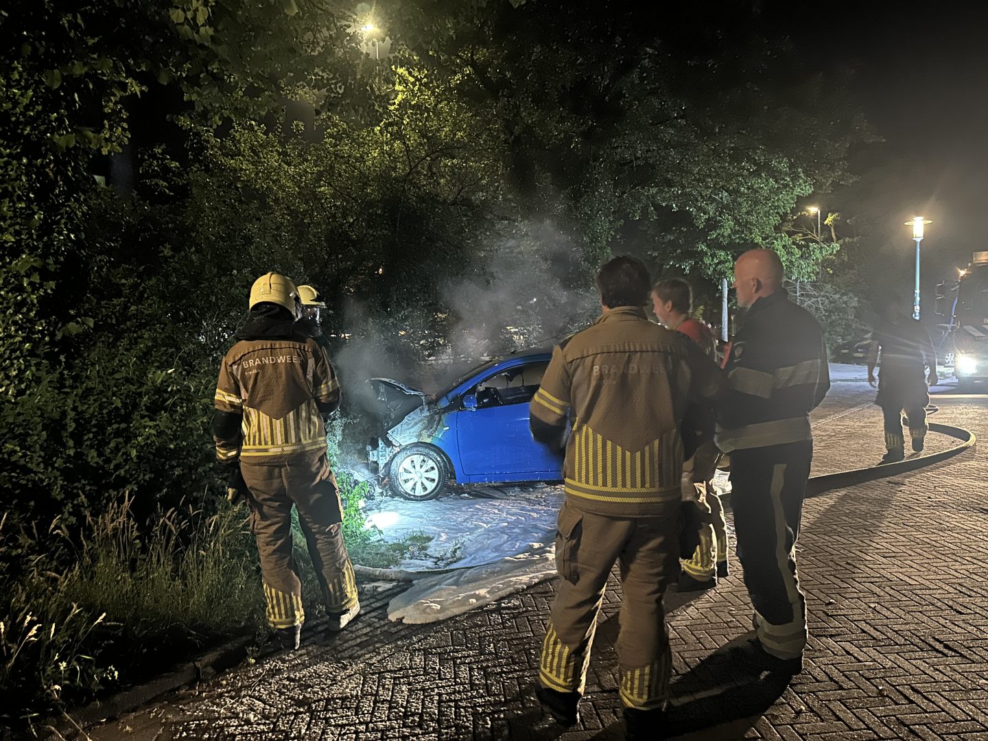 Pyromaan steekt opnieuw auto in de brand